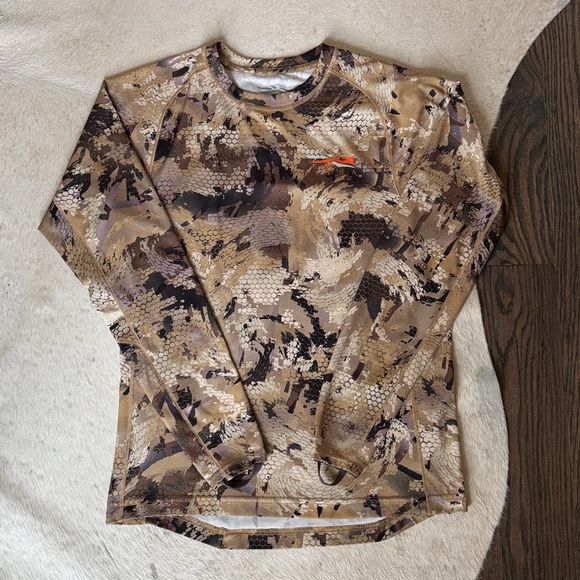 Sitka Gear | Shirts | Sitka Core Lightweight Crew Ls M | Poshmark
